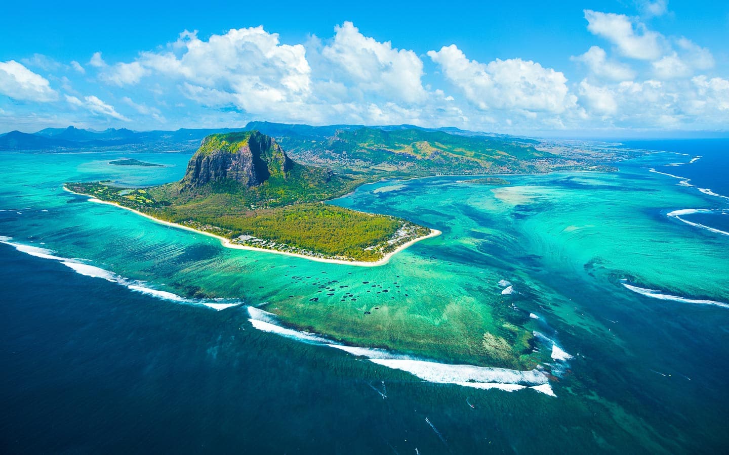 Underwater waterfall in Mauritius – Tourism Mauritius
